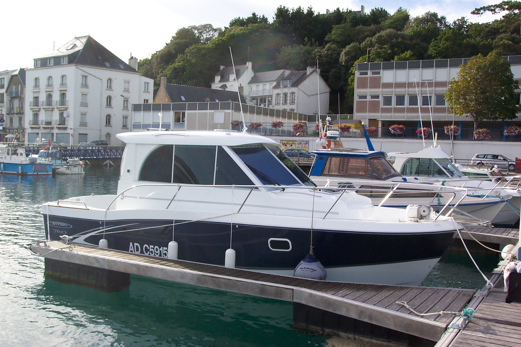 Beneteau Antares 760 occasion - Volvo Penta 200 cv - Annonce bateau en ...